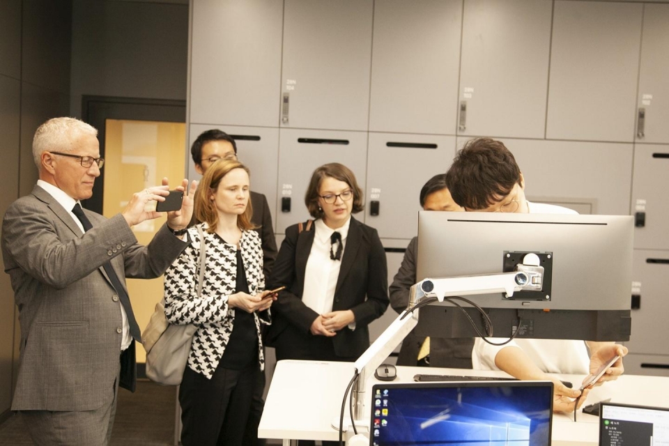 SKT, OECD 통신정책 리더들에게 5G 노하우 공유