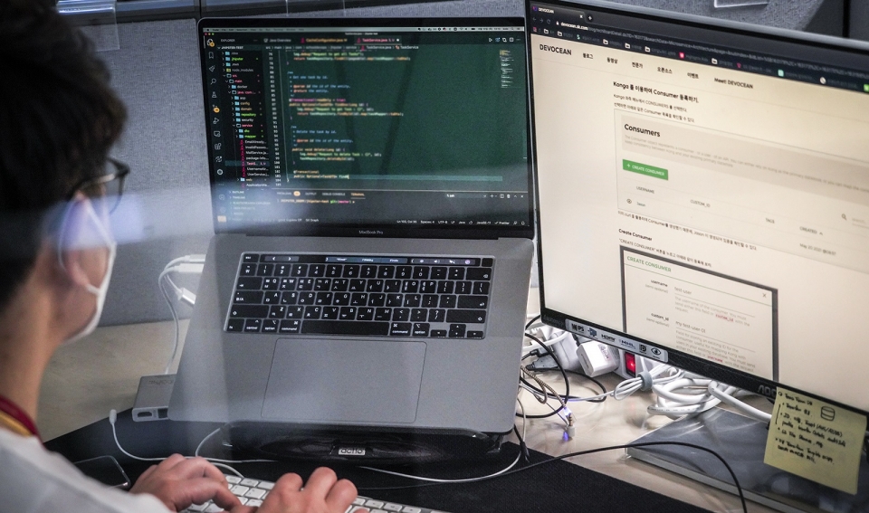 이제는 개발자 릴레이션 시대 ’.... SK, 개발자 소통 커뮤니티 ‘DEVOCEAN’ 론칭